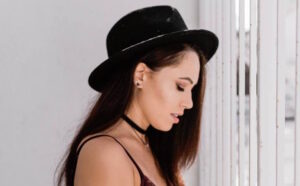 Queer Girl Fashion Icon of the Week: "Lesbian Sweetheart" Stephanie Frosch Talks "Edgy-Femme ...