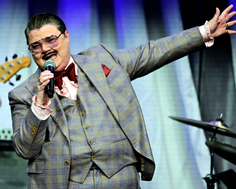 Meet The Ten Incredible Contestants On The New Show 'King of Drag' - GO ...