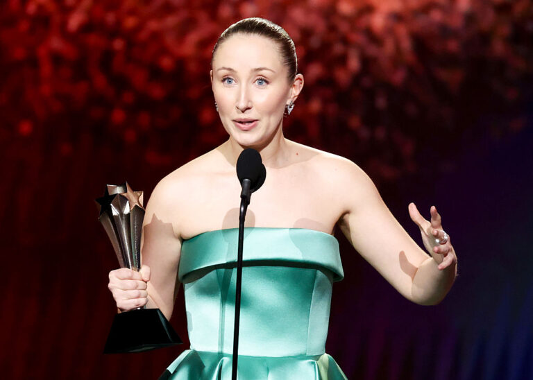 Erin Doherty Opens Up About Life With Her GF After Critics Choice ...